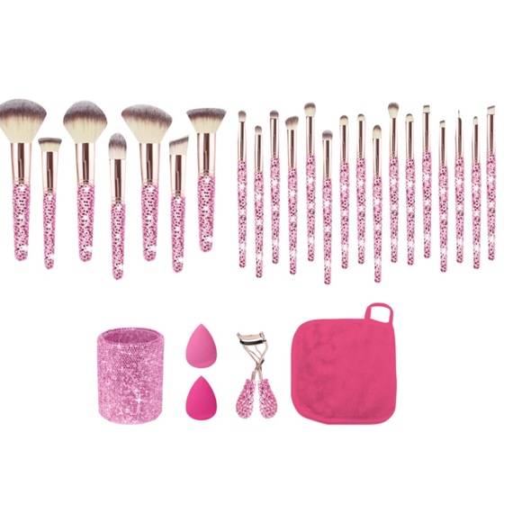 Makeup | Heartstopper Glitz And Glam Pink 28pc Essentials Collection ...